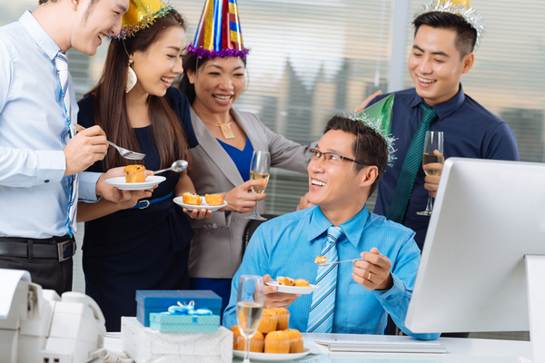 How to Throw a Virtual Employee Birthday Party while Social Distancing ...